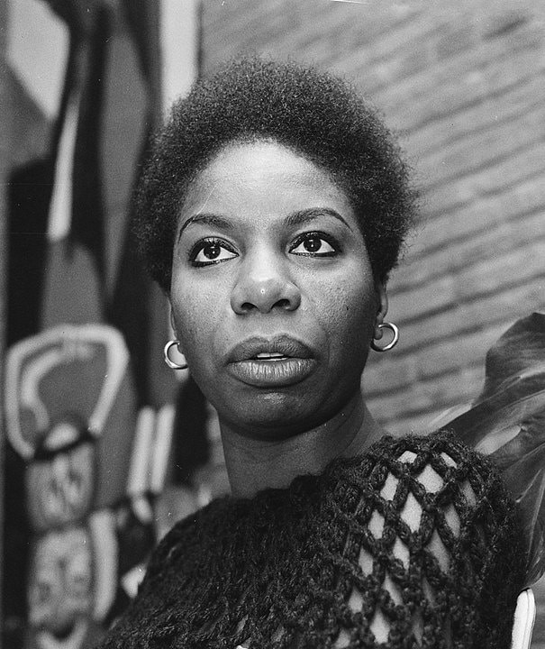 10-famous-artistic-and-iconic-women-3 - Books That Can Change Your Life